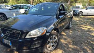 Melns Volvo XC60 2013 Šauļi, ar dzinēja tilpumu 1.98 L un nobraukumu 202 tūkst. km par 6650 €, foto  vietnē AUTOMOTO.COM.LV