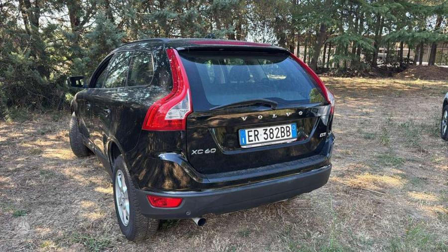 Melns Volvo XC60 2013 Šauļi, ar dzinēja tilpumu 1.98 L un nobraukumu 202 tūkst. km par 6650 €, foto 7 vietnē AUTOMOTO.COM.LV
