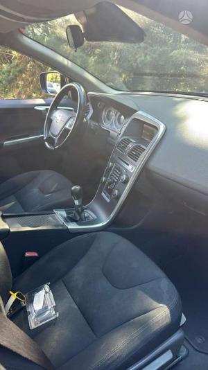 Melns Volvo XC60 2013 Šauļi, ar dzinēja tilpumu 1.98 L un nobraukumu 202 tūkst. km par 6650 €, foto 9 vietnē AUTOMOTO.COM.LV