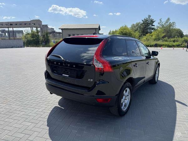 Melns Volvo XC60 2013 Telšiai, ar dzinēja tilpumu 1.98 L un nobraukumu 171 tūkst. km par 7999 €, foto 6 vietnē AUTOMOTO.COM.LV