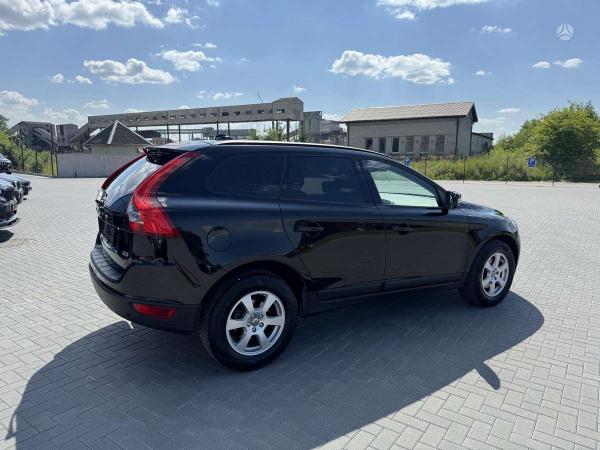 Melns Volvo XC60 2013 Telšiai, ar dzinēja tilpumu 1.98 L un nobraukumu 171 tūkst. km par 7999 €, foto 7 vietnē AUTOMOTO.COM.LV