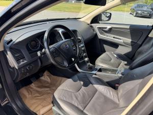 Black Volvo XC60 2013 in Telschi, with an engine capacity of 1.98 L and mileage of 171 thousand km for 7999 €, photo 13 on AUTOMOTO.COM.LV