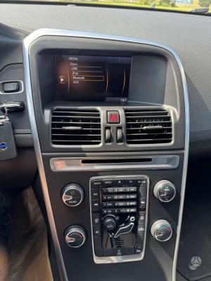 Black Volvo XC60 2013 in Telschi, with an engine capacity of 1.98 L and mileage of 171 thousand km for 7999 €, photo 30 on AUTOMOTO.COM.LV