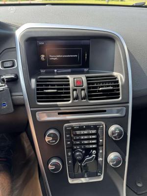 Black Volvo XC60 2013 in Telschi, with an engine capacity of 1.98 L and mileage of 171 thousand km for 7999 €, photo 31 on AUTOMOTO.COM.LV