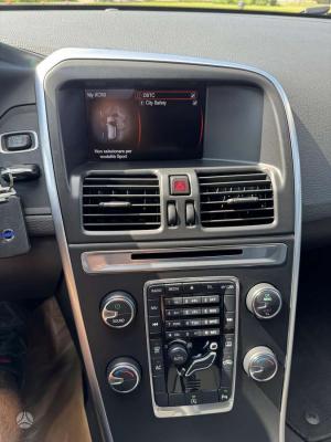 Black Volvo XC60 2013 in Telschi, with an engine capacity of 1.98 L and mileage of 171 thousand km for 7999 €, photo 33 on AUTOMOTO.COM.LV