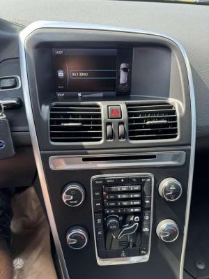 Black Volvo XC60 2013 in Telschi, with an engine capacity of 1.98 L and mileage of 171 thousand km for 7999 €, photo 37 on AUTOMOTO.COM.LV