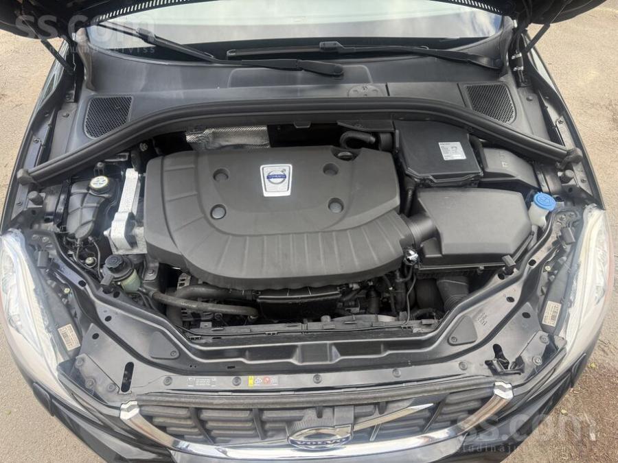 Black Volvo XC60 2013 in Riga, with an engine capacity of 2.40 L and mileage of 279 thousand km for 10380 €, photo 10 on AUTOMOTO.COM.LV