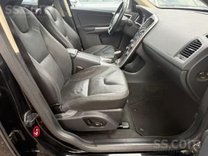 Black Volvo XC60 2013 in Riga, with an engine capacity of 2.40 L and mileage of 279 thousand km for 10380 €, photo 13 on AUTOMOTO.COM.LV