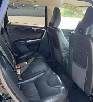 Black Volvo XC60 2013 in Telschi, with an engine capacity of 2.00 L and mileage of 171 thousand km for 7990 €, photo 14 on AUTOMOTO.COM.LV