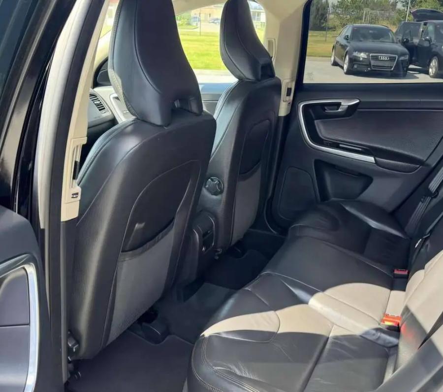 Black Volvo XC60 2013 in Telschi, with an engine capacity of 2.00 L and mileage of 171 thousand km for 7990 €, photo 15 on AUTOMOTO.COM.LV