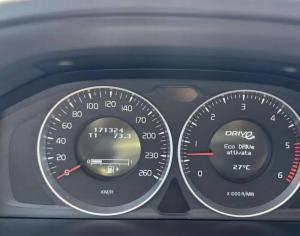 Black Volvo XC60 2013 in Telschi, with an engine capacity of 2.00 L and mileage of 171 thousand km for 7990 €, photo 17 on AUTOMOTO.COM.LV