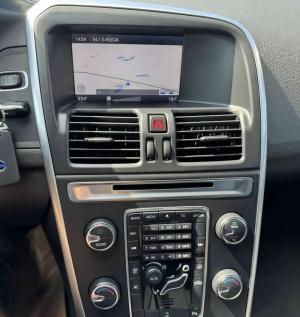 Black Volvo XC60 2013 in Telschi, with an engine capacity of 2.00 L and mileage of 171 thousand km for 7990 €, photo 20 on AUTOMOTO.COM.LV