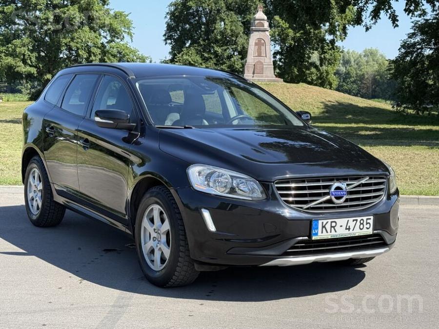 Black Volvo XC60 2013 in Riga, with an engine capacity of 2.00 L and mileage of 0 thousand km for 8450 €, photo 3 on AUTOMOTO.COM.LV