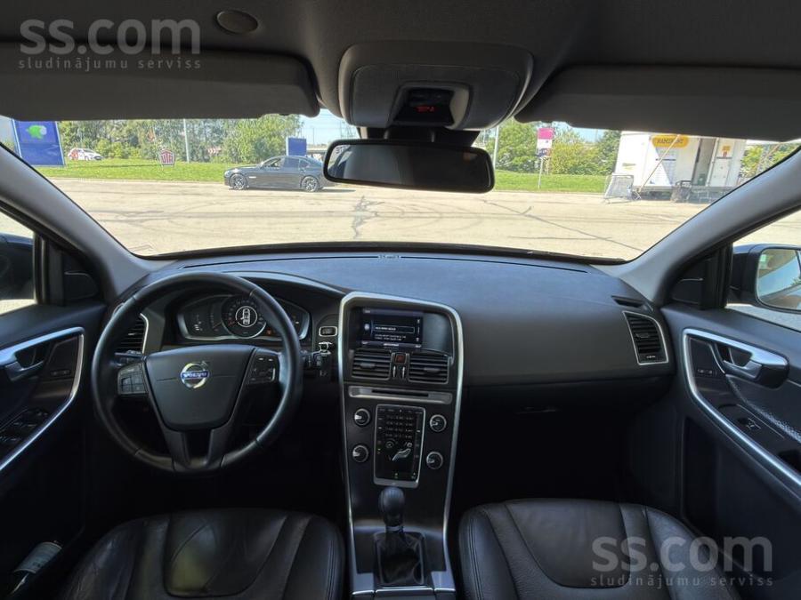 Black Volvo XC60 2013 in Riga, with an engine capacity of 2.00 L and mileage of 0 thousand km for 8450 €, photo 6 on AUTOMOTO.COM.LV