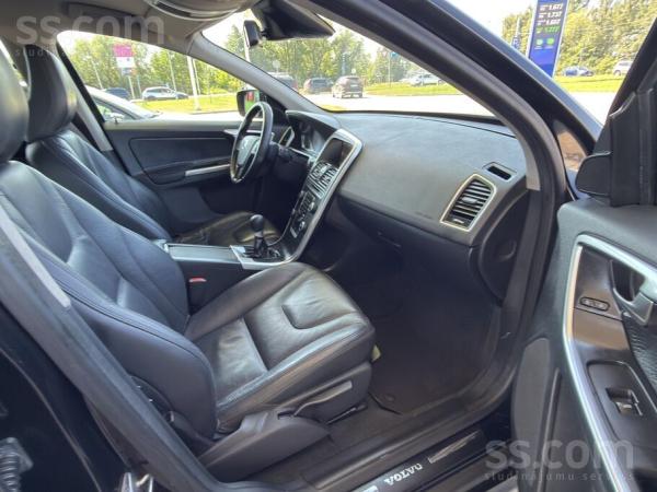 Melns Volvo XC60 2013 Rīga, ar dzinēja tilpumu 2.00 L un nobraukumu 0 tūkst. km par 8450 €, foto 6 vietnē AUTOMOTO.COM.LV