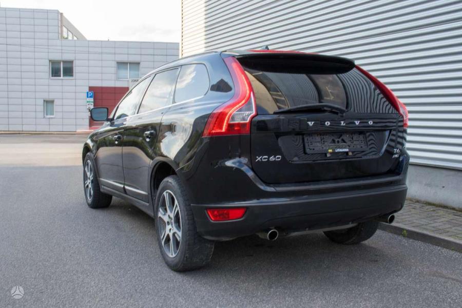 Melns Volvo XC60 2013 Viļņa, ar dzinēja tilpumu 2.95 L un nobraukumu 186 tūkst. km par 7500 €, foto 5 vietnē AUTOMOTO.COM.LV