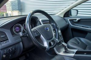 Melns Volvo XC60 2013 Viļņa, ar dzinēja tilpumu 2.95 L un nobraukumu 186 tūkst. km par 7500 €, foto 7 vietnē AUTOMOTO.COM.LV