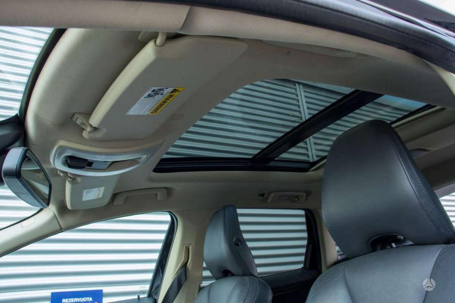 Melns Volvo XC60 2013 Viļņa, ar dzinēja tilpumu 2.95 L un nobraukumu 186 tūkst. km par 7500 €, foto 9 vietnē AUTOMOTO.COM.LV