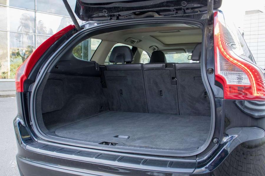 Melns Volvo XC60 2013 Viļņa, ar dzinēja tilpumu 2.95 L un nobraukumu 186 tūkst. km par 7500 €, foto 11 vietnē AUTOMOTO.COM.LV