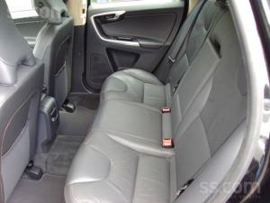 Black Volvo XC60 2013 in Riga, with an engine capacity of 2.40 L and mileage of 118 thousand km for 14700 €, photo 6 on AUTOMOTO.COM.LV
