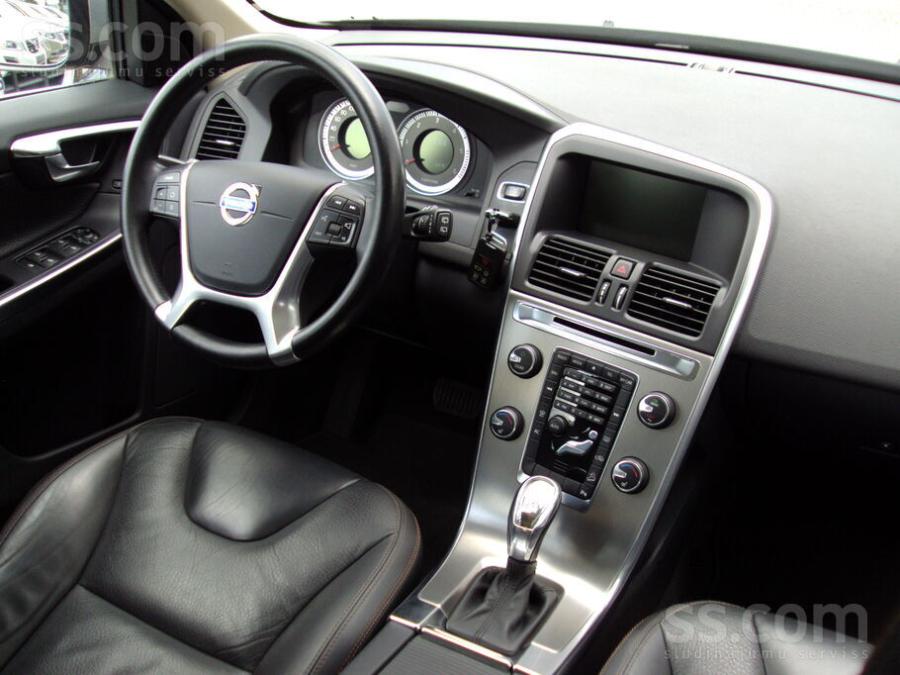Black Volvo XC60 2013 in Riga, with an engine capacity of 2.40 L and mileage of 118 thousand km for 14700 €, photo 7 on AUTOMOTO.COM.LV