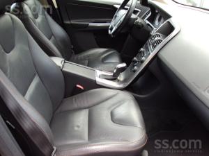Black Volvo XC60 2013 in Riga, with an engine capacity of 2.40 L and mileage of 118 thousand km for 14700 €, photo 8 on AUTOMOTO.COM.LV