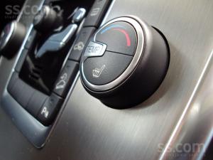 Black Volvo XC60 2013 in Riga, with an engine capacity of 2.40 L and mileage of 118 thousand km for 14700 €, photo 10 on AUTOMOTO.COM.LV