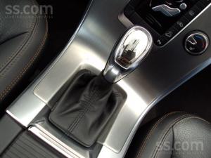 Black Volvo XC60 2013 in Riga, with an engine capacity of 2.40 L and mileage of 118 thousand km for 14700 €, photo 12 on AUTOMOTO.COM.LV