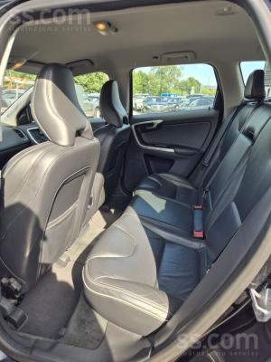 Melns Volvo XC60 2013 Rīga, ar dzinēja tilpumu 2.00 L un nobraukumu 215 tūkst. km par 9990 €, foto 11 vietnē AUTOMOTO.COM.LV