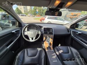 Melns Volvo XC60 2013 Rīga, ar dzinēja tilpumu 2.00 L un nobraukumu 215 tūkst. km par 9990 €, foto 12 vietnē AUTOMOTO.COM.LV