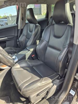 Melns Volvo XC60 2013 Rīga, ar dzinēja tilpumu 2.00 L un nobraukumu 215 tūkst. km par 9990 €, foto 15 vietnē AUTOMOTO.COM.LV