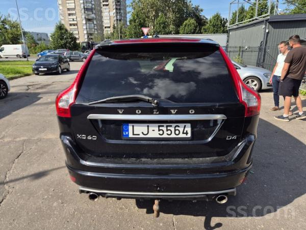 Melns Volvo XC60 2013 Rīga, ar dzinēja tilpumu 2.40 L un nobraukumu 338 tūkst. km par 11490 €, foto 7 vietnē AUTOMOTO.COM.LV