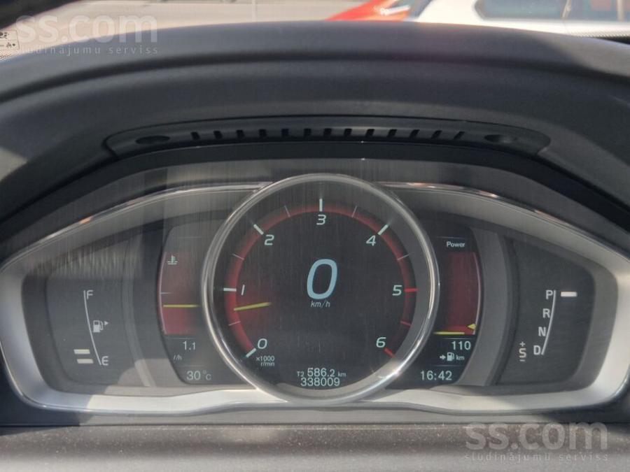 Melns Volvo XC60 2013 Rīga, ar dzinēja tilpumu 2.40 L un nobraukumu 338 tūkst. km par 11490 €, foto 14 vietnē AUTOMOTO.COM.LV