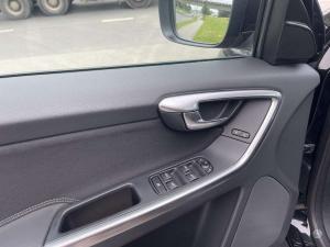 Melns Volvo XC60 2013 Kauņa, ar dzinēja tilpumu 1.97 L un nobraukumu 279 tūkst. km par 7950 €, foto 18 vietnē AUTOMOTO.COM.LV