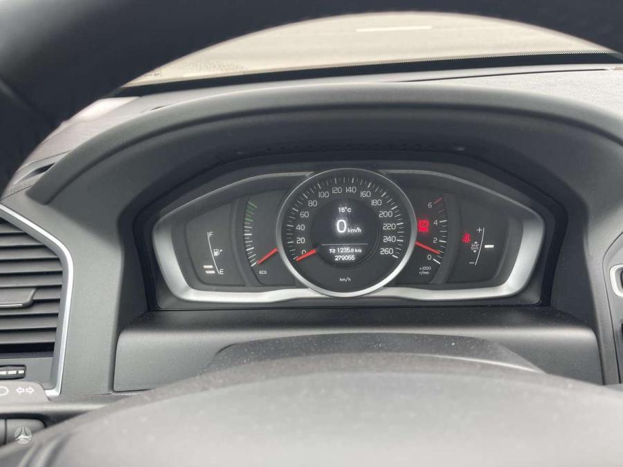Melns Volvo XC60 2013 Kauņa, ar dzinēja tilpumu 1.97 L un nobraukumu 279 tūkst. km par 7950 €, foto 21 vietnē AUTOMOTO.COM.LV