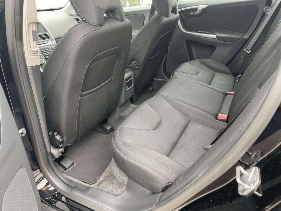 Melns Volvo XC60 2013 Kauņa, ar dzinēja tilpumu 1.97 L un nobraukumu 279 tūkst. km par 7950 €, foto 26 vietnē AUTOMOTO.COM.LV