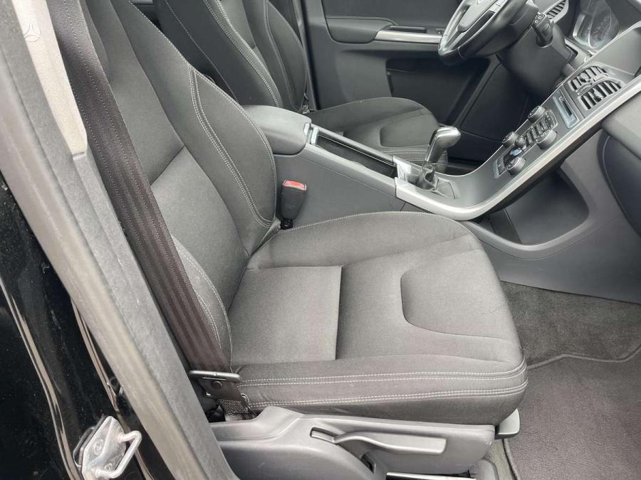 Melns Volvo XC60 2013 Kauņa, ar dzinēja tilpumu 1.97 L un nobraukumu 279 tūkst. km par 7950 €, foto 29 vietnē AUTOMOTO.COM.LV