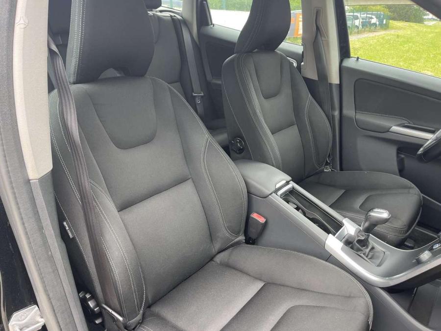 Melns Volvo XC60 2013 Kauņa, ar dzinēja tilpumu 1.97 L un nobraukumu 279 tūkst. km par 7950 €, foto 30 vietnē AUTOMOTO.COM.LV