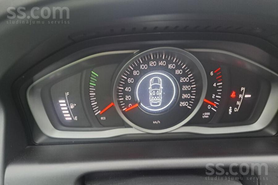 Black Volvo XC60 2013 in Riga, with an engine capacity of 2.40 L and mileage of 127 thousand km for 10500 €, photo 10 on AUTOMOTO.COM.LV