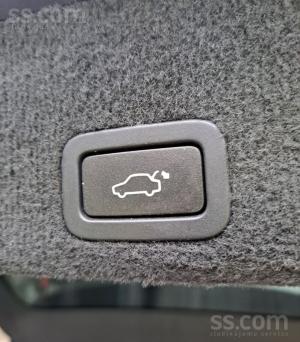 Black Volvo XC60 2013 in Riga, with an engine capacity of 2.40 L and mileage of 127 thousand km for 10500 €, photo 12 on AUTOMOTO.COM.LV