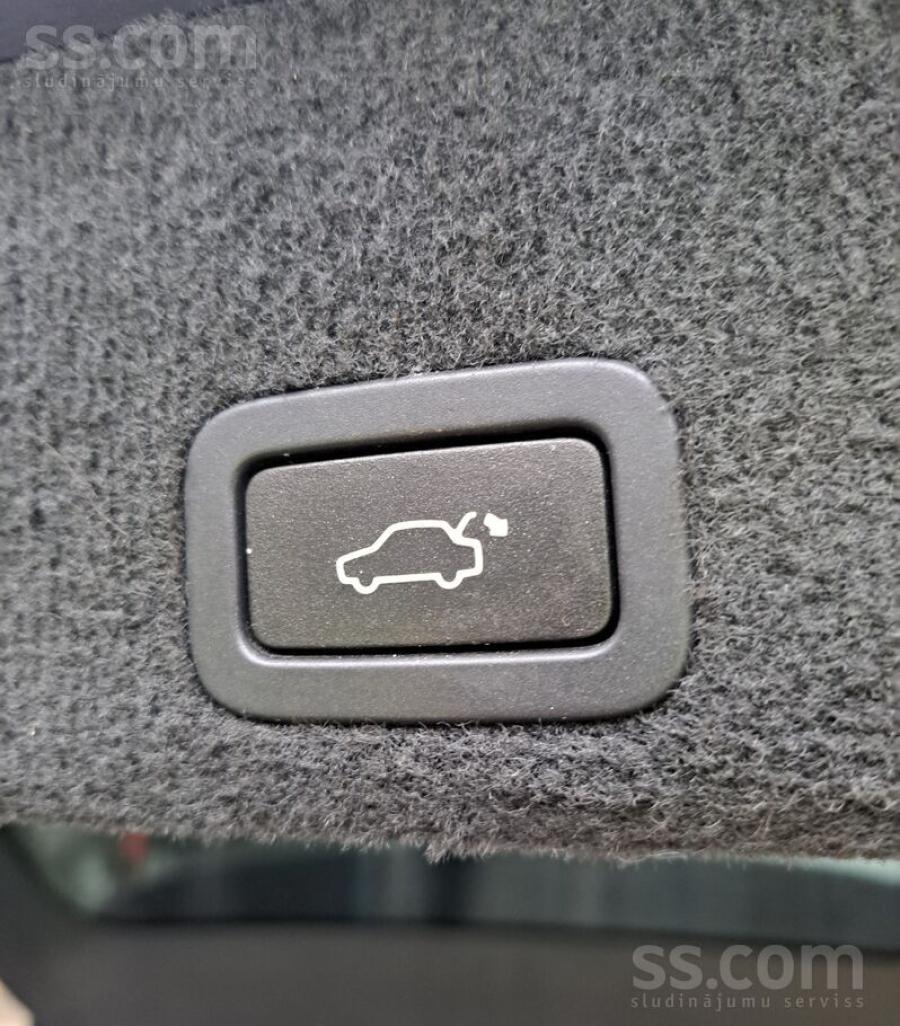 Black Volvo XC60 2013 in Riga, with an engine capacity of 2.40 L and mileage of 127 thousand km for 10500 €, photo 12 on AUTOMOTO.COM.LV