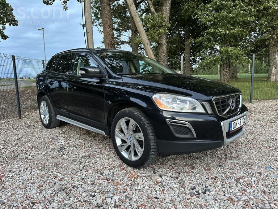 Black Volvo XC60 2013 in Cesis, with an engine capacity of 2.40 L and mileage of 0 thousand km for 10900 €, photo 1 on AUTOMOTO.COM.LV
