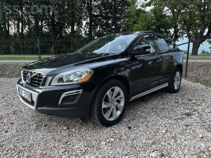 Black Volvo XC60 2013 in Cesis, with an engine capacity of 2.40 L and mileage of 0 thousand km for 10900 €, photo 3 on AUTOMOTO.COM.LV