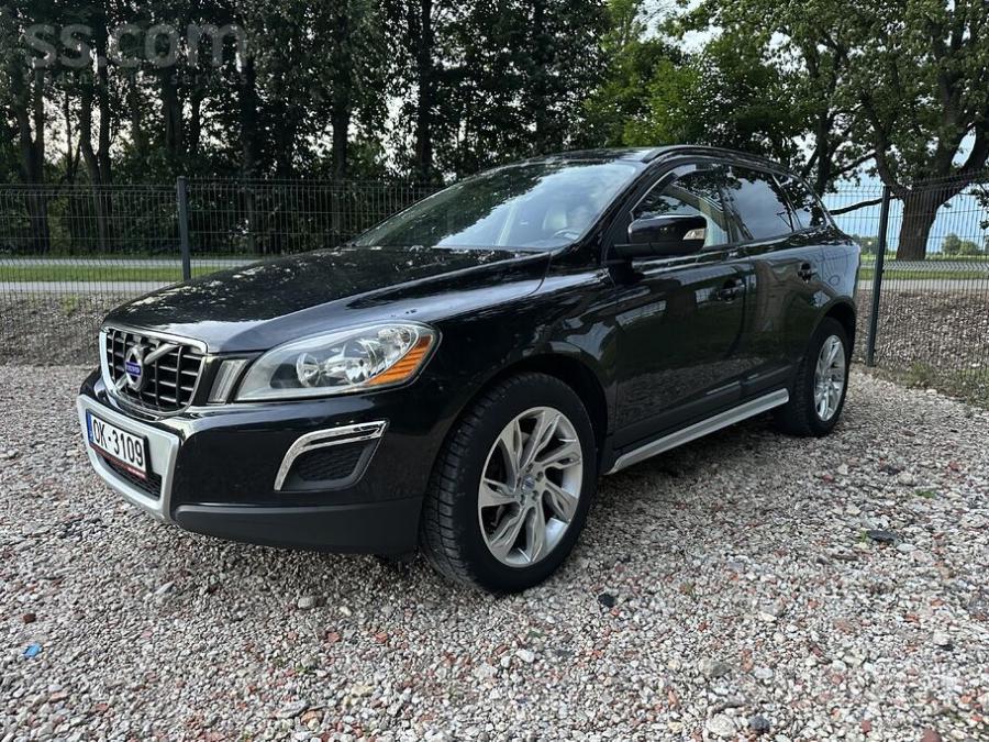 Black Volvo XC60 2013 in Cesis, with an engine capacity of 2.40 L and mileage of 0 thousand km for 10900 €, photo 3 on AUTOMOTO.COM.LV