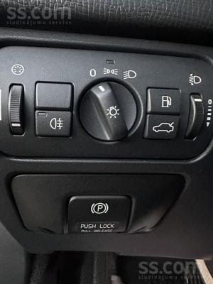 Black Volvo XC60 2013 in Cesis, with an engine capacity of 2.40 L and mileage of 0 thousand km for 10900 €, photo 11 on AUTOMOTO.COM.LV