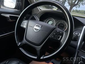 Black Volvo XC60 2013 in Cesis, with an engine capacity of 2.40 L and mileage of 0 thousand km for 10900 €, photo 15 on AUTOMOTO.COM.LV