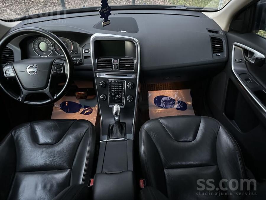 Black Volvo XC60 2013 in Cesis, with an engine capacity of 2.40 L and mileage of 0 thousand km for 10900 €, photo 16 on AUTOMOTO.COM.LV