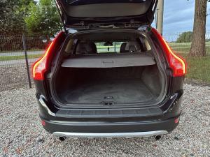 Black Volvo XC60 2013 in Cesis, with an engine capacity of 2.40 L and mileage of 0 thousand km for 10900 €, photo 21 on AUTOMOTO.COM.LV