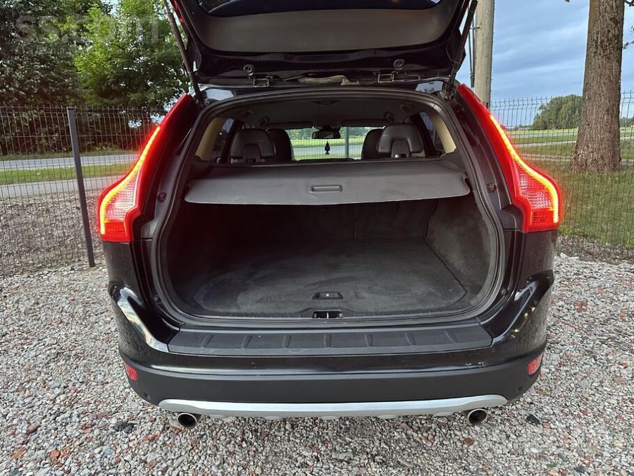 Black Volvo XC60 2013 in Cesis, with an engine capacity of 2.40 L and mileage of 0 thousand km for 10900 €, photo 21 on AUTOMOTO.COM.LV