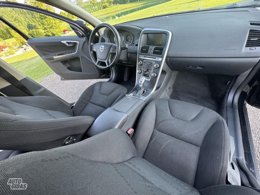 Melns Volvo XC60 2013 Alīta, ar dzinēja tilpumu 2.00 L un nobraukumu 213 tūkst. km par 11499 €, foto 7 vietnē AUTOMOTO.COM.LV